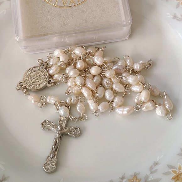Vintage | Jewelry | Vintage Edizioni Musei Vaticani Vatican Souvenir ...